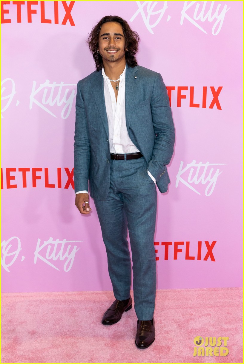 Noah Centineo & Michael Cimino Support 'XO, Kitty' Cast at Los Angeles ...