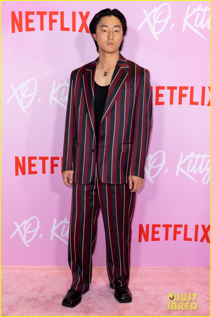 Noah Centineo & Michael Cimino Support 'XO, Kitty' Cast at Los Angeles ...