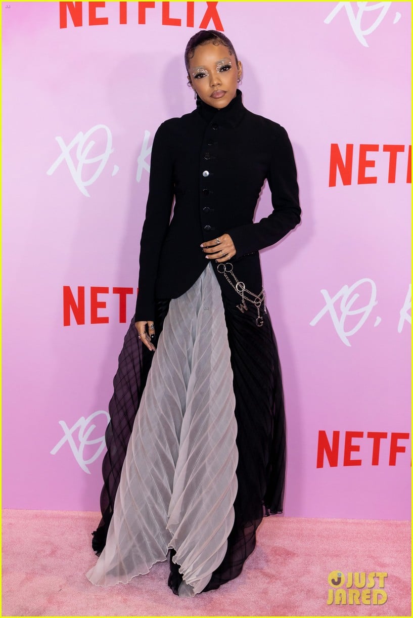 Noah Centineo & Michael Cimino Support 'XO, Kitty' Cast at Los Angeles ...