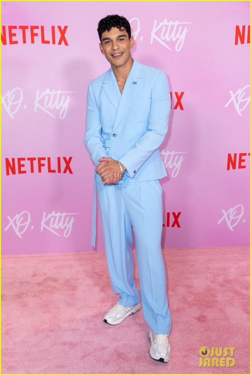 Noah Centineo & Michael Cimino Support 'XO, Kitty' Cast at Los Angeles ...