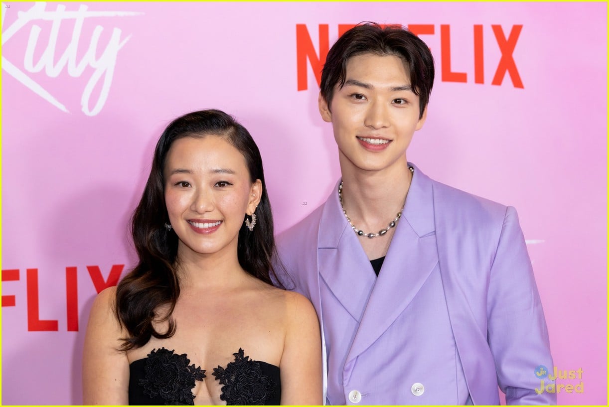 'XO, Kitty' Star Reveals 2 Co-Stars Are Actually Related IRL! | Photo ...