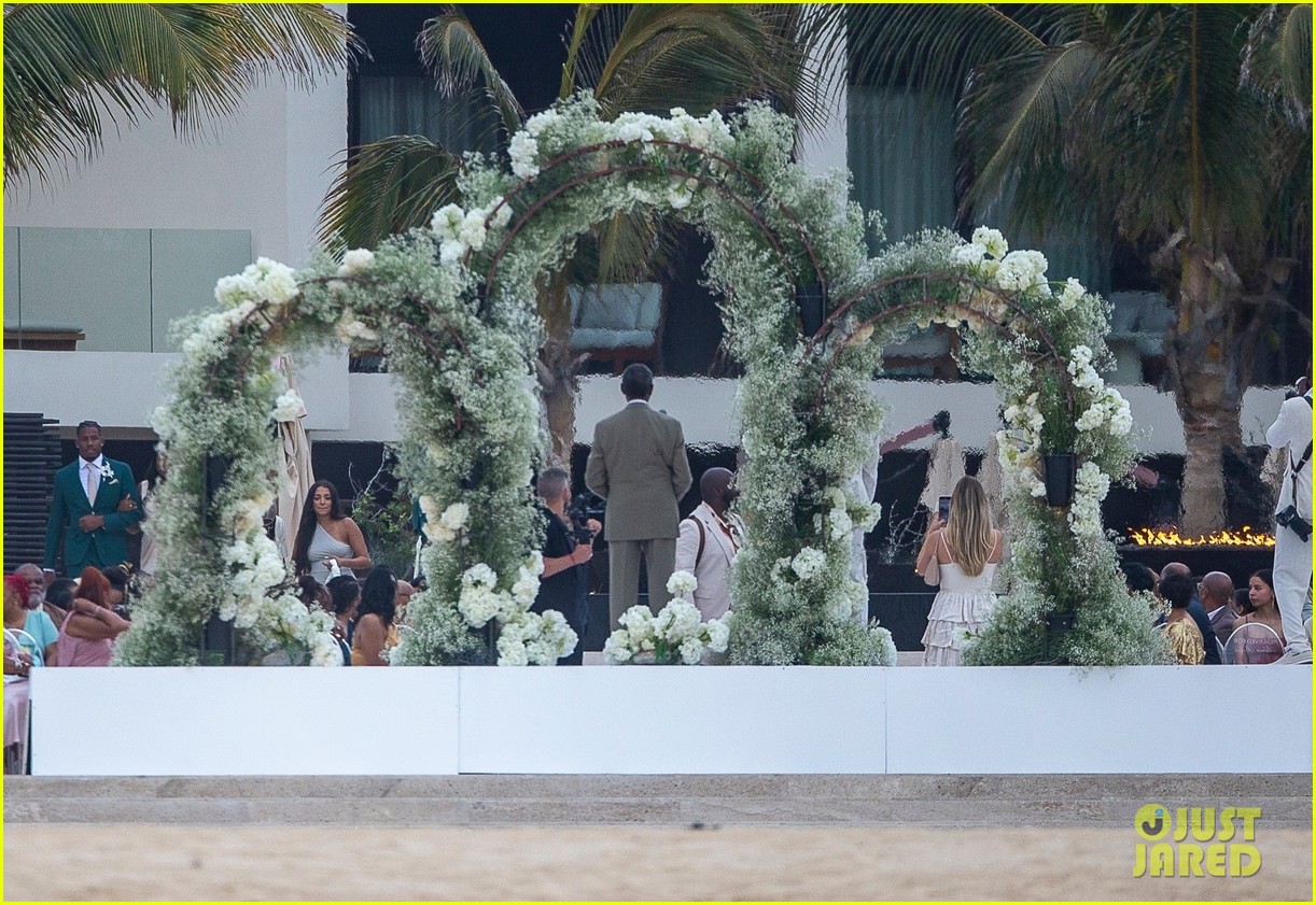 Simone Biles Weds Jonathan Owens In Cabo San Lucas Ceremony, 2 Weeks ...