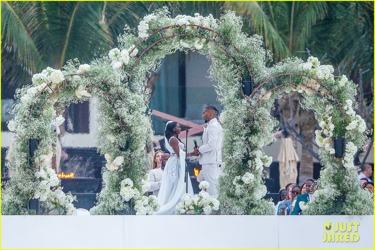 Simone Biles Weds Jonathan Owens In Cabo San Lucas Ceremony, 2 Weeks ...