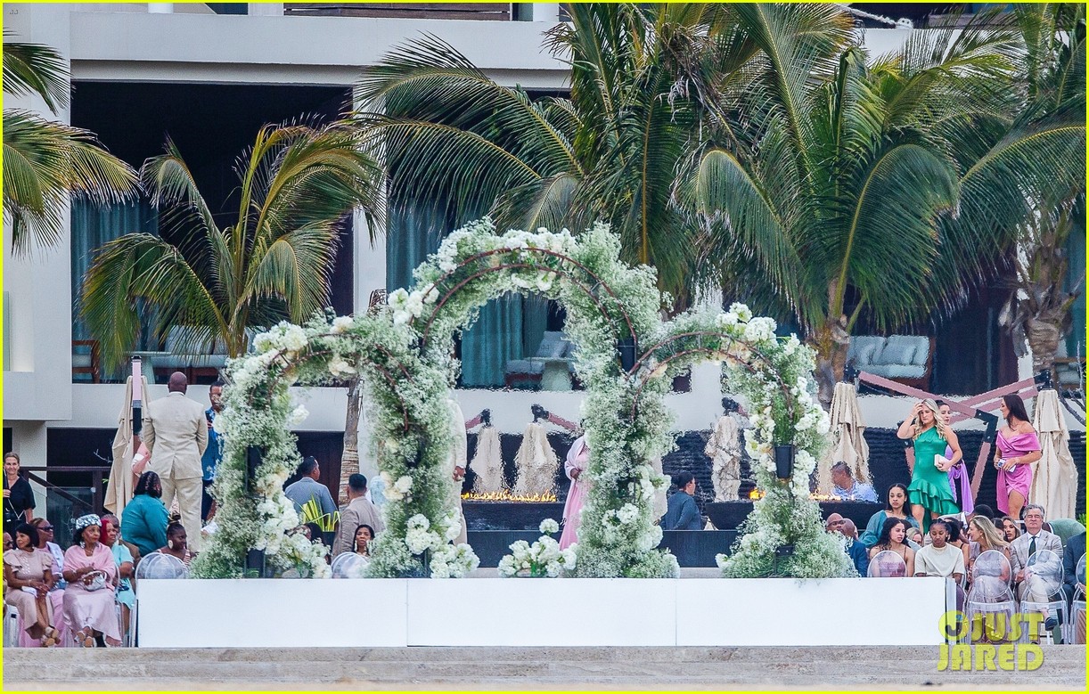 Simone Biles Weds Jonathan Owens In Cabo San Lucas Ceremony, 2 Weeks ...