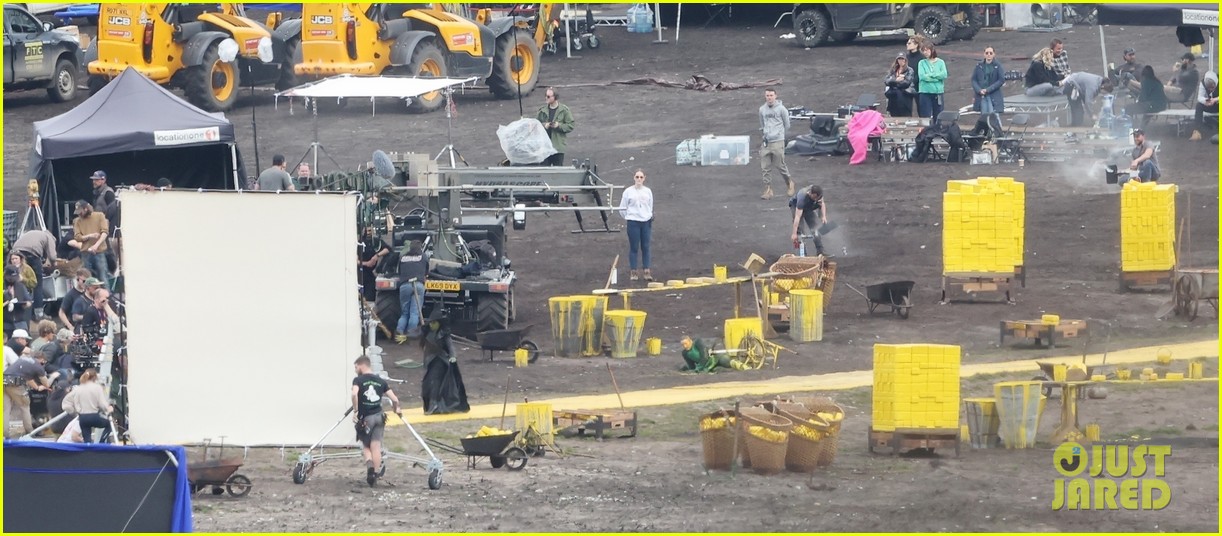 Full Sized Photo of cynthia erivo wicked set photos flying 17 | Cynthia ...