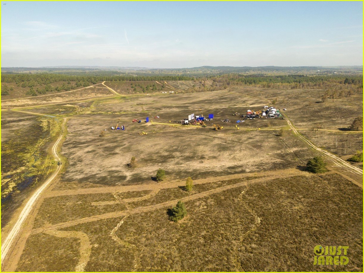 Cynthia Erivo Films Flying Scenes as Elphaba for 'Wicked' Movies ...