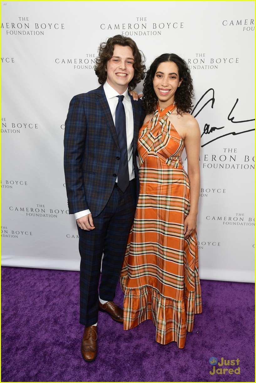 Full Sized Photo of dove cameron booboo stewart sofia carson reunite ...