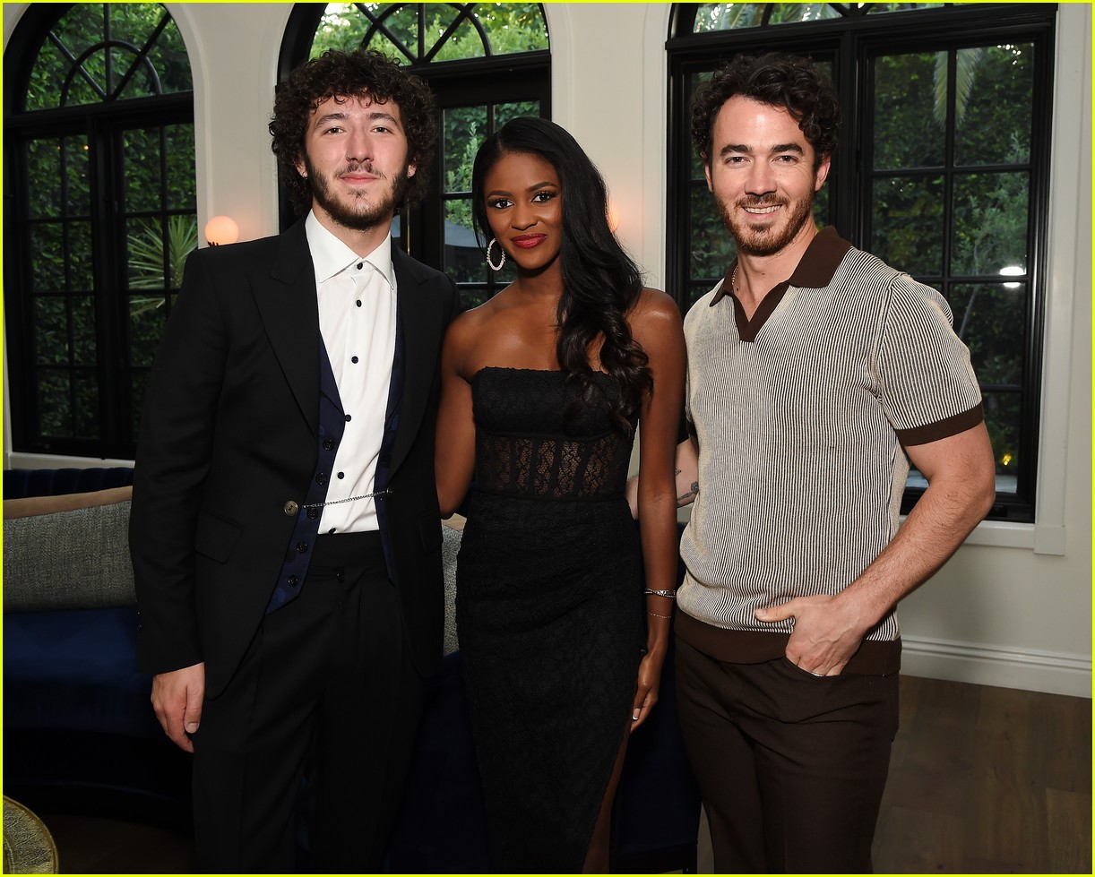 Kevin & Franklin Jonas Celebrate 'Claim to Fame' Season 2 with Murder Mystery Dinner | Photo ...