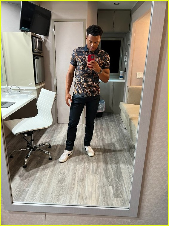 Full Sized Photo of get to know 10 fun facts about grownish trigger actor grant hall 01 | Get to ...