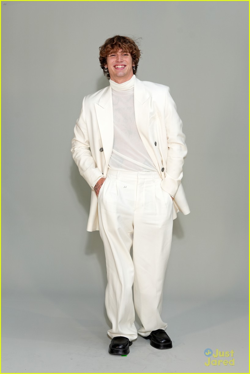 Joe Locke, Manu Rios, Darren Barnet & More Netflix Stars Attend AMI ...