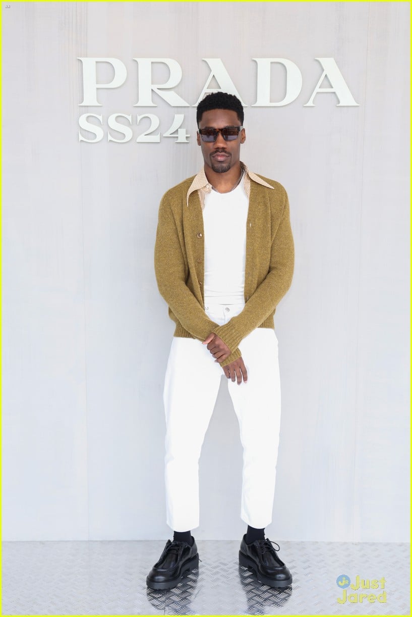 Taylor Zakhar Perez, Troye Sivan & Louis Partridge Sit Front Row at ...