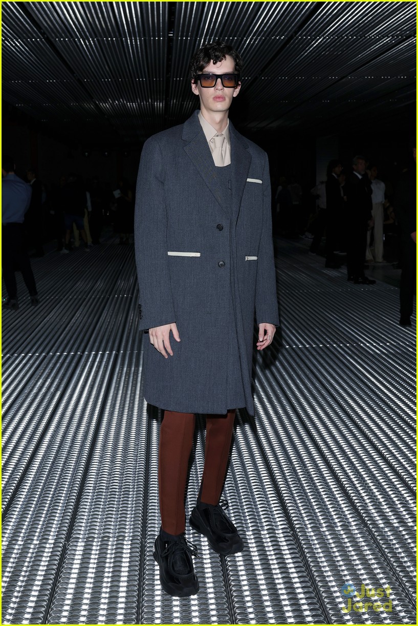 Taylor Zakhar Perez, Troye Sivan & Louis Partridge Sit Front Row at ...