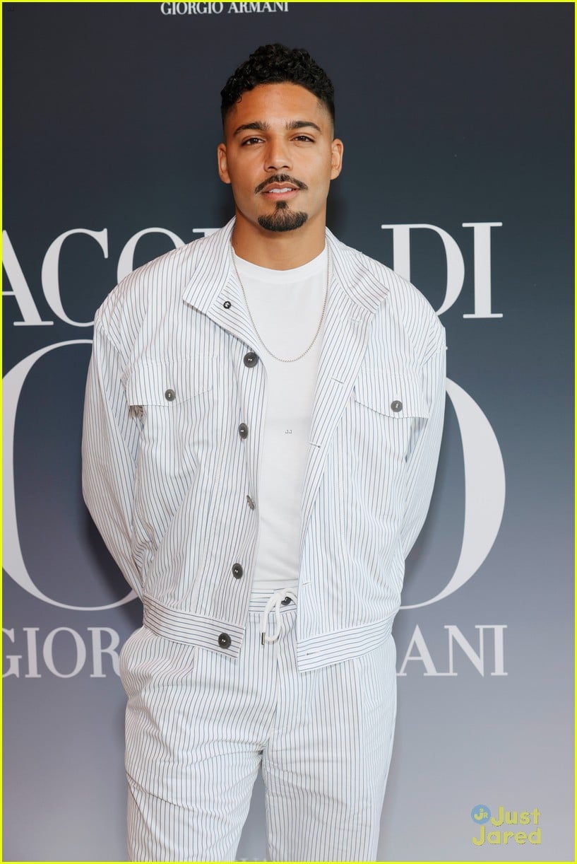 Outer Banks' Chase Stokes & Jonathan Daviss, Michael Evans Behling ...