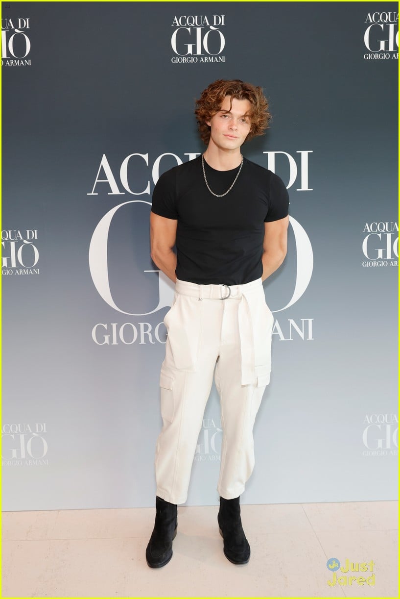 Outer Banks' Chase Stokes & Jonathan Daviss, Michael Evans Behling ...