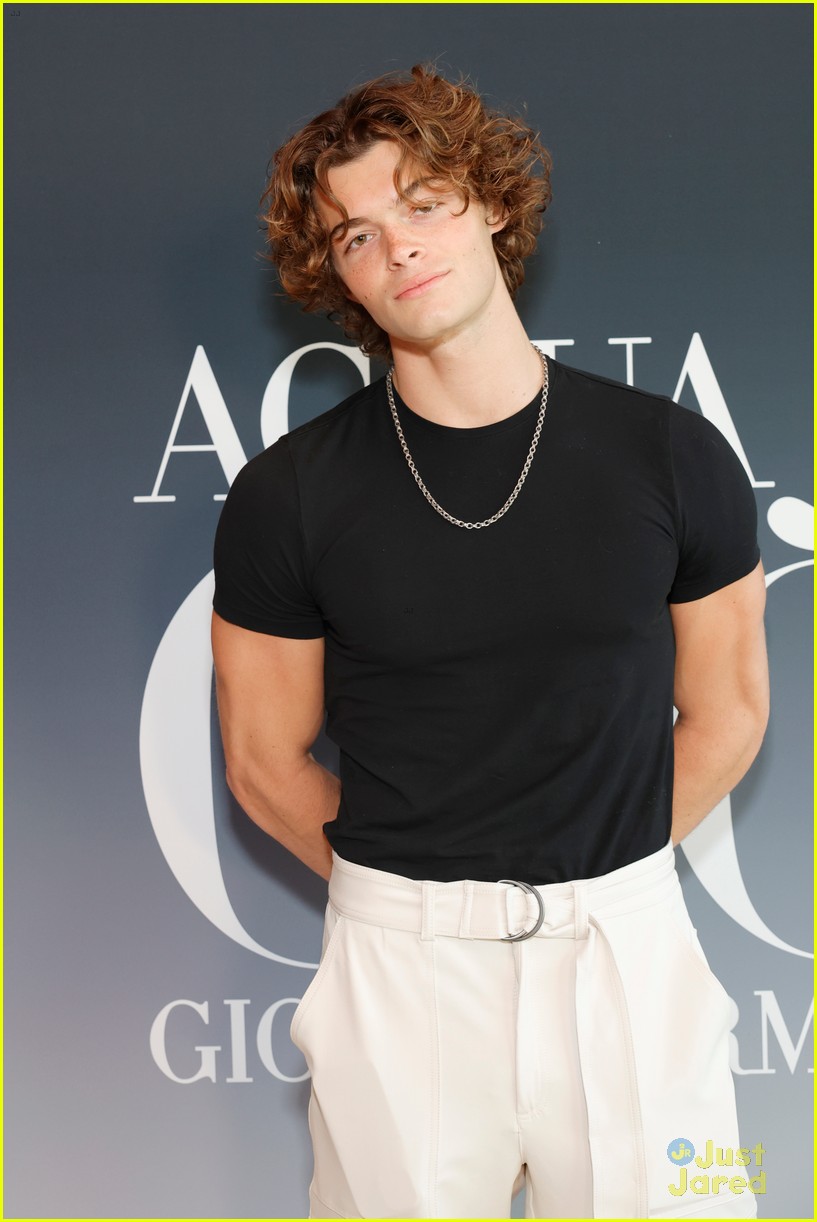 Outer Banks' Chase Stokes & Jonathan Daviss, Michael Evans Behling ...