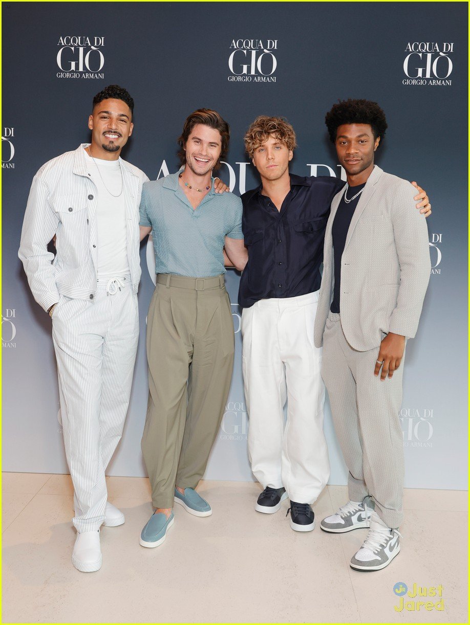 Outer Banks' Chase Stokes & Jonathan Daviss, Michael Evans Behling ...