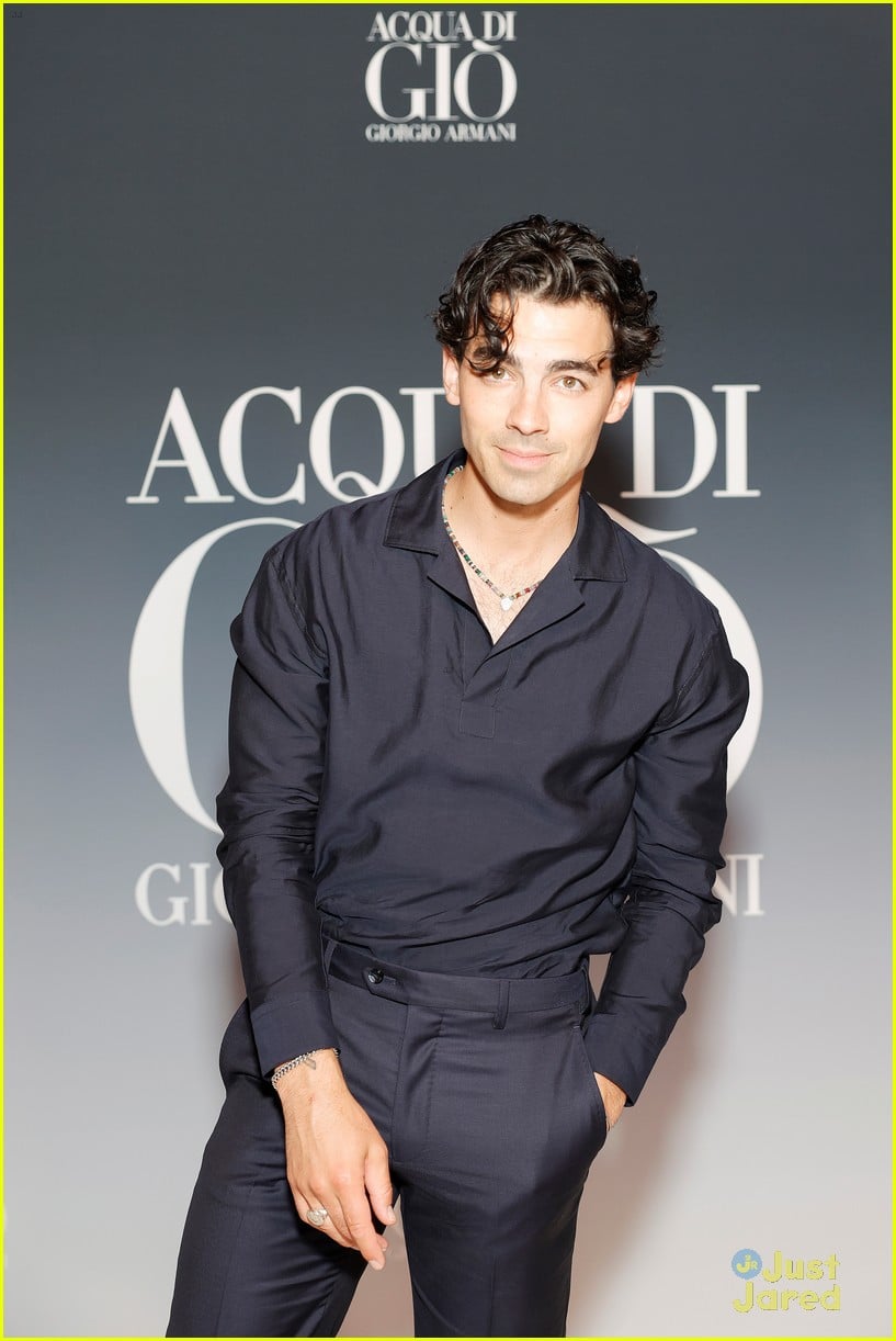 Outer Banks' Chase Stokes & Jonathan Daviss, Michael Evans Behling ...