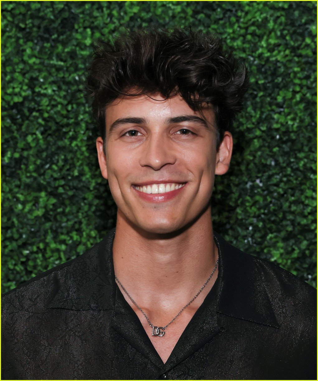 Elevator Boys Celebrate New Song 'Runaway' With Single Release Party ...