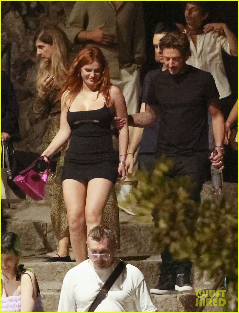Bella Thorne Enjoys Night Out with Fiance Mark Emms! | Photo 1380789 ...