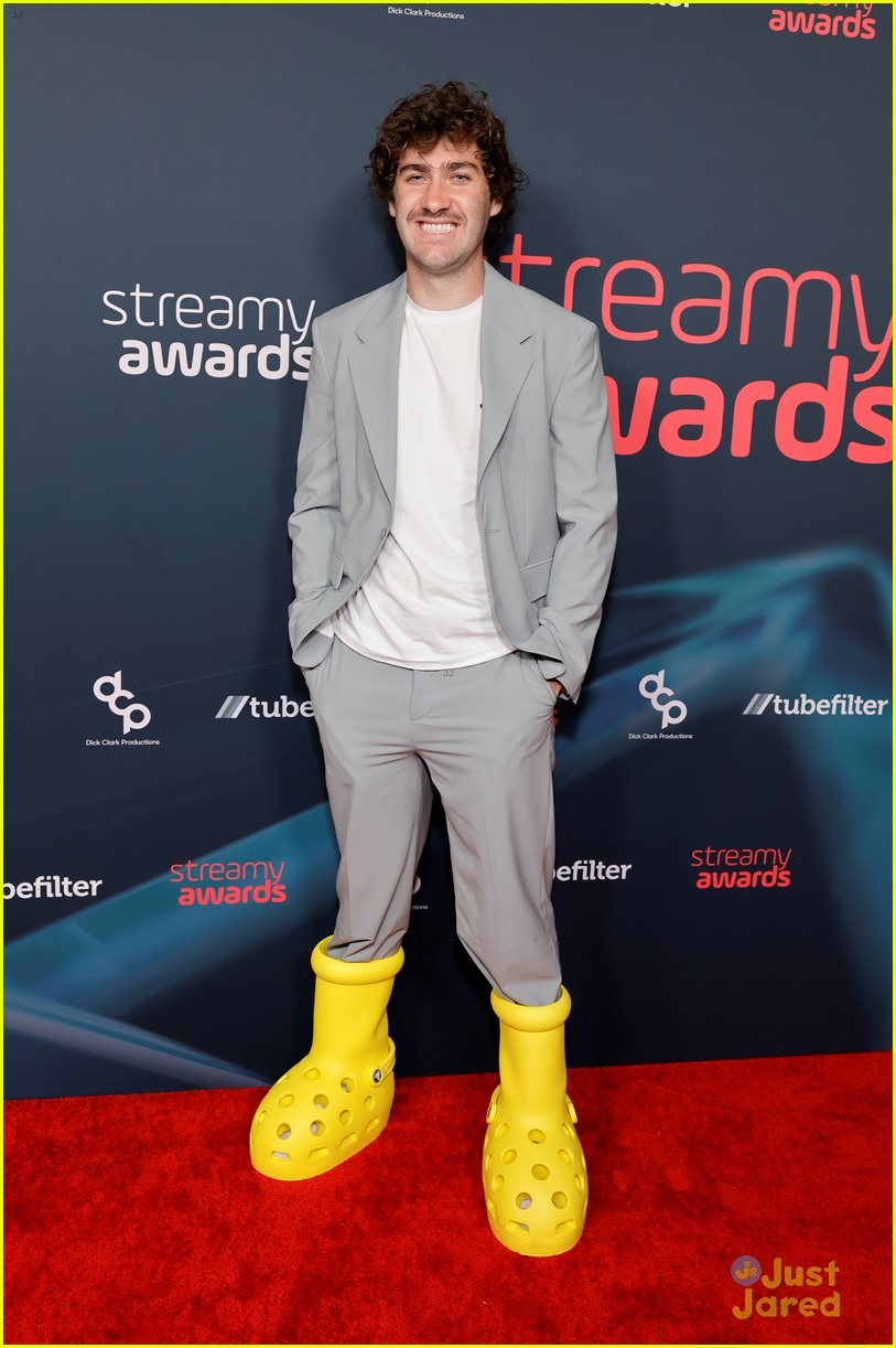 Kai Cenat, Chris Olsen & Dylan Mulvaney Win Big at Streamy Awards 2023 ...