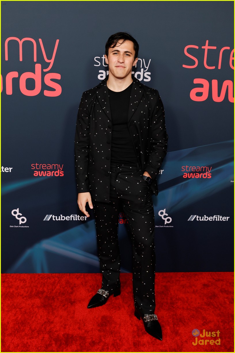 Kai Cenat, Chris Olsen & Dylan Mulvaney Win Big at Streamy Awards 2023 ...