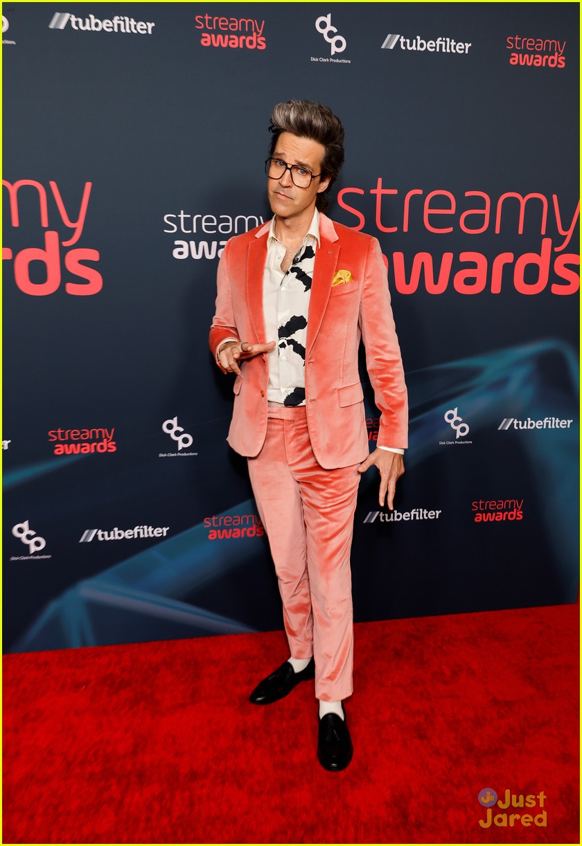 Kai Cenat, Chris Olsen & Dylan Mulvaney Win Big at Streamy Awards 2023 ...