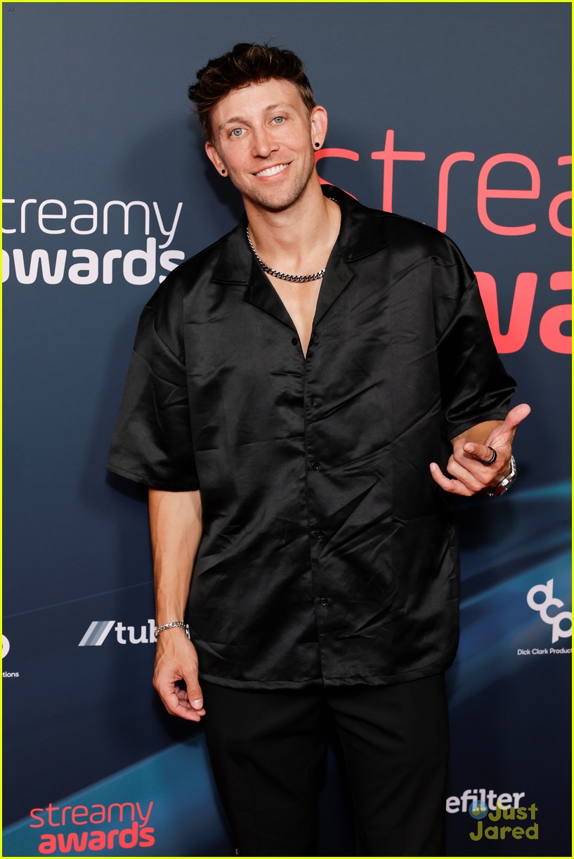 Kai Cenat, Chris Olsen & Dylan Mulvaney Win Big at Streamy Awards 2023 ...