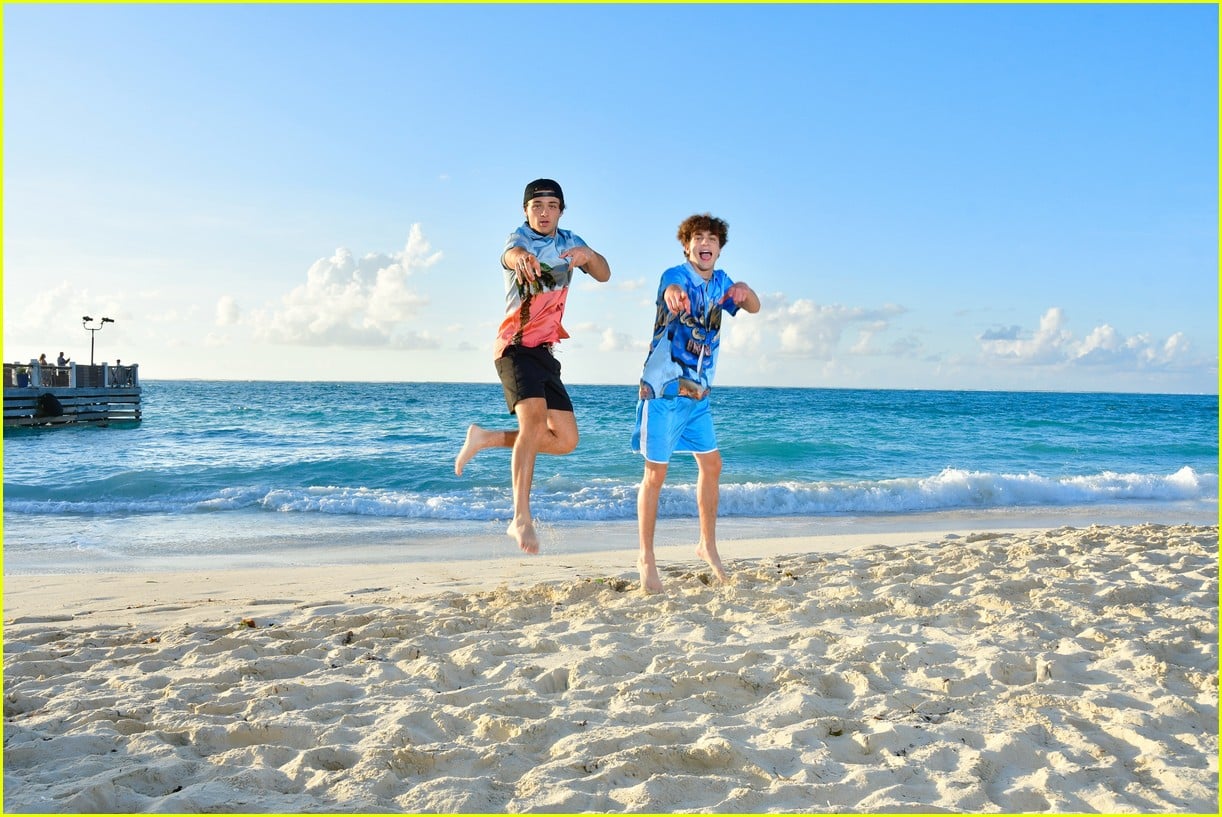 Asher Angel & Girlfriend Caroline Gregory Go on Turks & Caicos Vacation ...