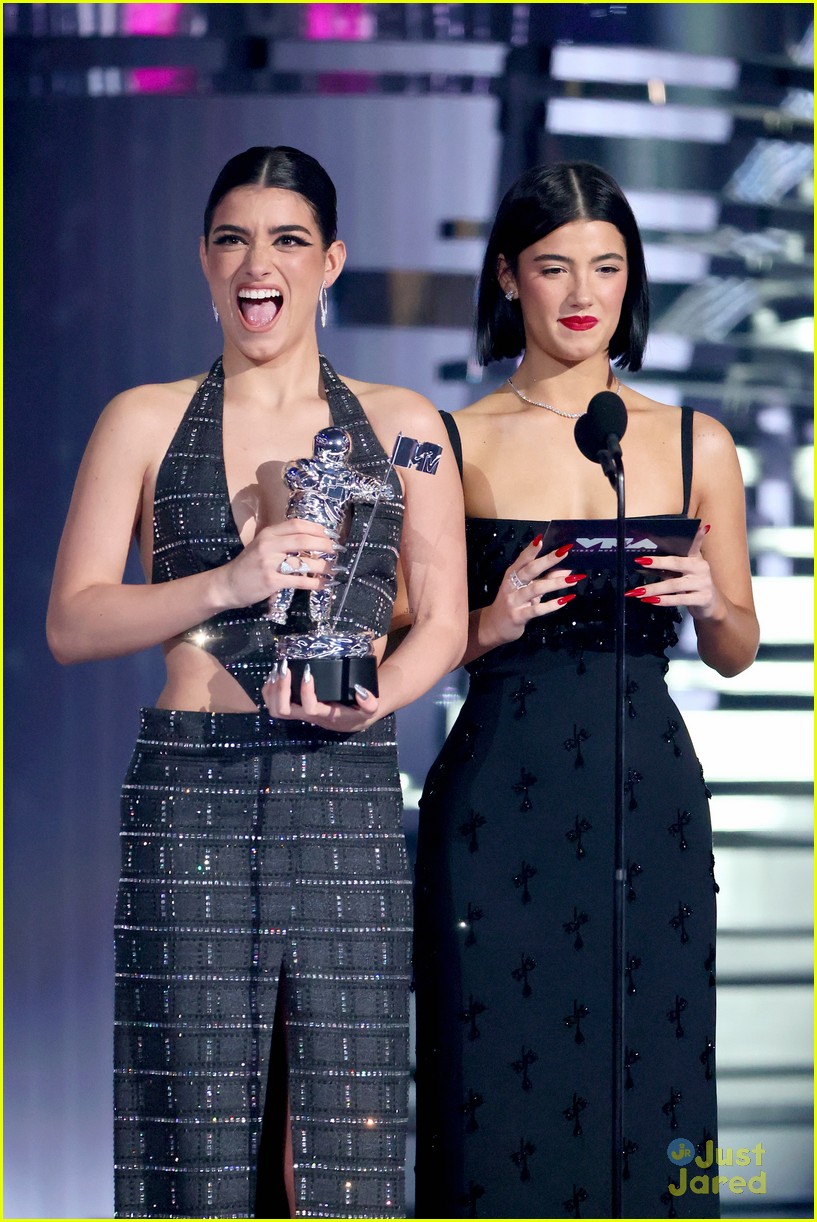 Full Sized Photo of charli dixie damelio rock two looks at mtv vmas 2023 50 | Charli & Dixie D ...