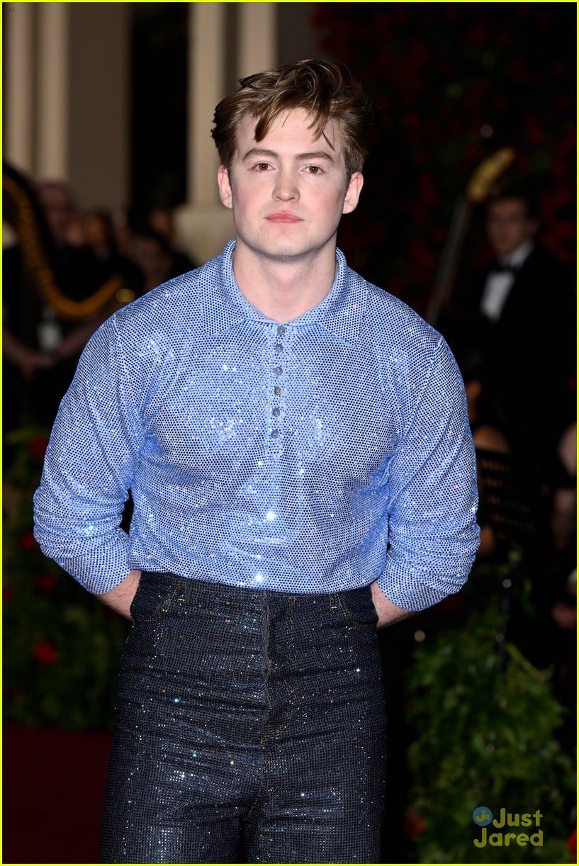 Kit Connor Sparkles at Vogue World With 'Heartstopper' Co-Stars & More ...
