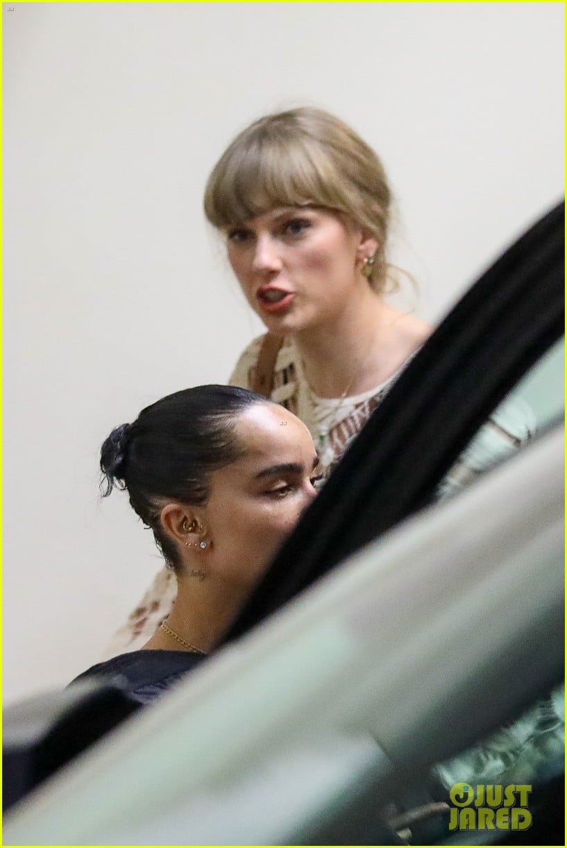 Full Sized Photo of taylor swift zoe kravitz sushi dinner selena gomez ...