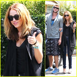 Miley Cyrus & Her Blue-Shoes Boyfriend | Liam Hemsworth, Miley Cyrus ...