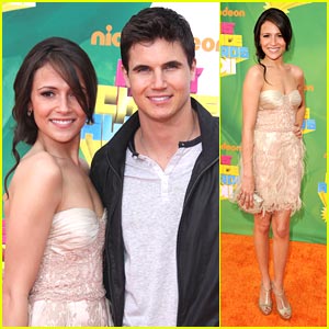 Robbie Amell & Italia Ricci: Kids Choice Awards 2011! | 2011 Kids ...