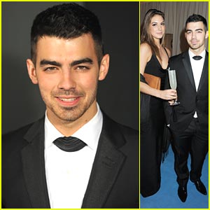 Joe Jonas Supports Elton John AIDS Foundation | Joe Jonas, Jonas ...
