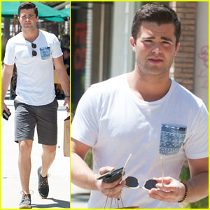 Olivia Holt And Spencer Boldman Kissing