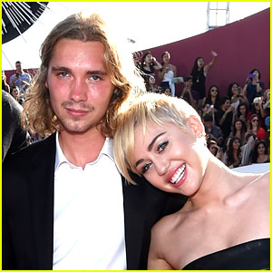 Miley Cyrus’ VMAs Date Jesse Helt Sentenced to Jail Time | Jesse Helt ...