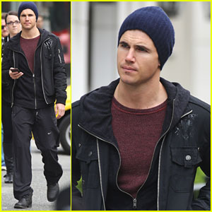 Robbie Amell Opens Up About ‘Max’ & The Military | Robbie Amell | Just ...