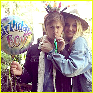 R5′s Ellington Ratliff’s Car Sings ‘Happy Birthday’ To Him – See His ...