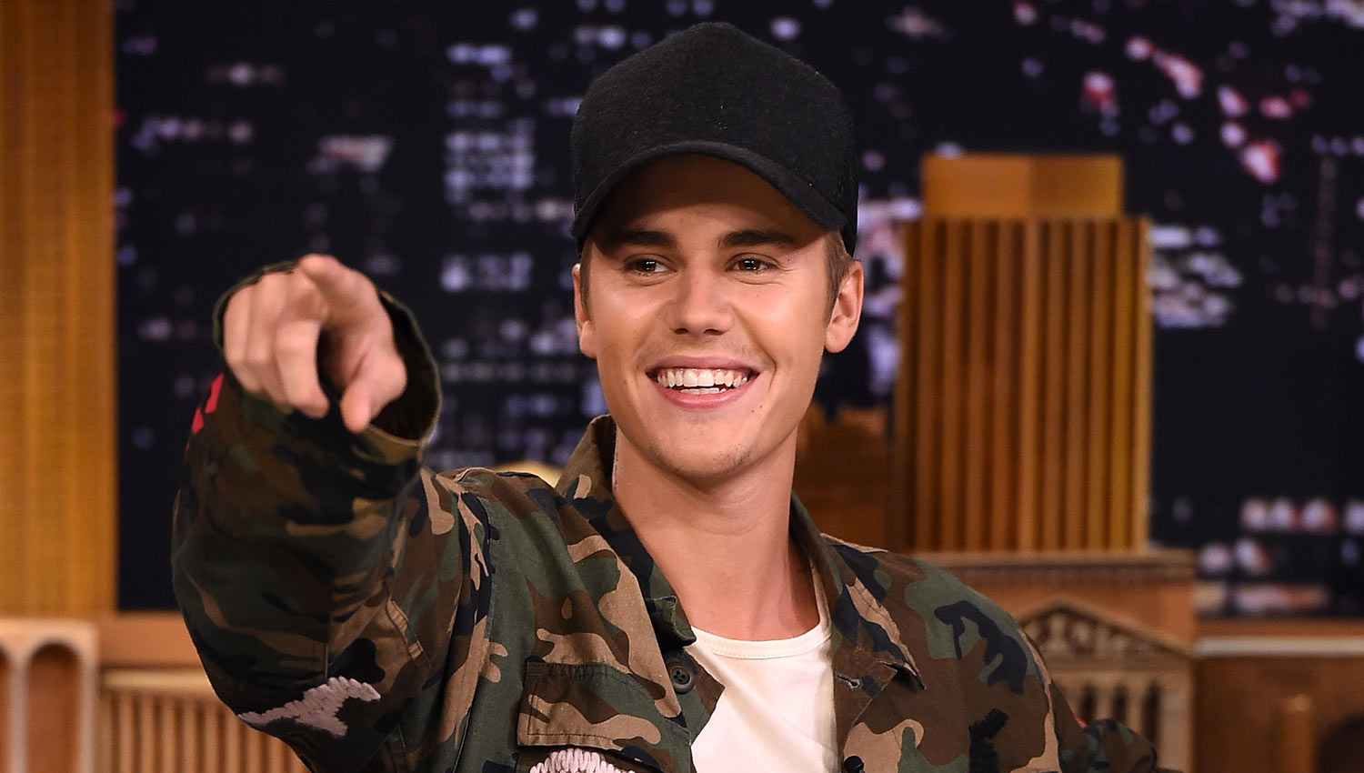 Justin Bieber Opens Up About Crying at VMAs | Jimmy Fallon, Justin ...