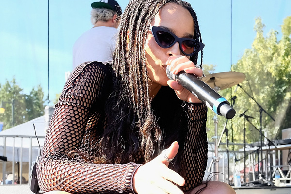 Zoe Kravitz Heads Back To NYC After Playing Made In America Festival ...