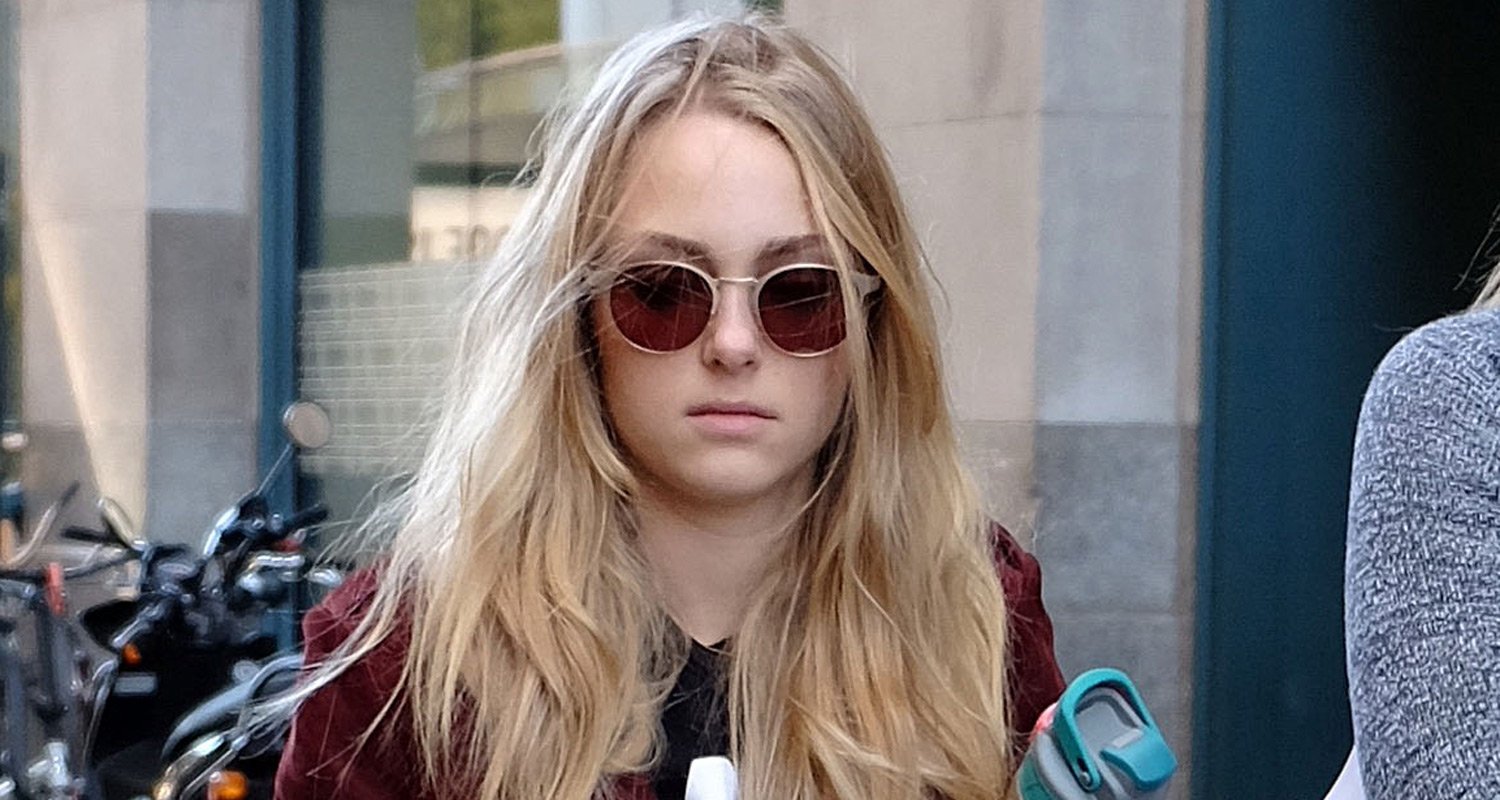 AnnaSophia Robb Says Duck Face is Boring! | AnnaSophia Robb | Just ...