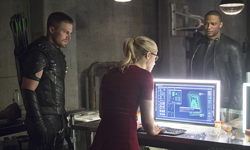 Tensions Mound Between Oliver & Diggle on Tonight’s ‘Arrow’ | Arrow ...