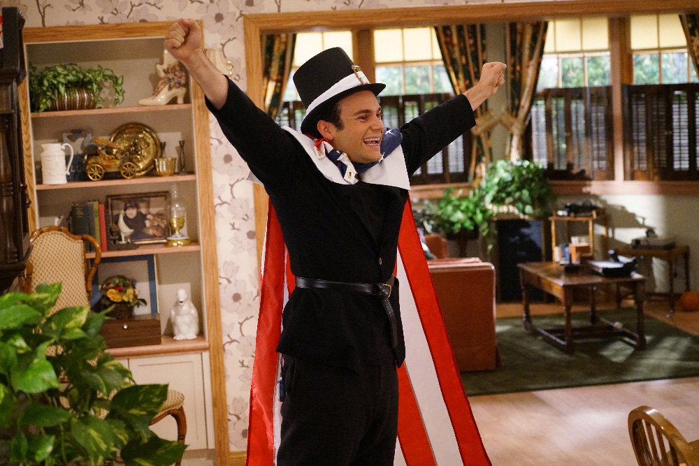 The Goldbergs Celebrate Thanksgiving With Barry Dressing Up As A ...