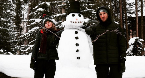 Taylor Swift & Calvin Harris Build a Very Impressive Snowman! | Austin ...