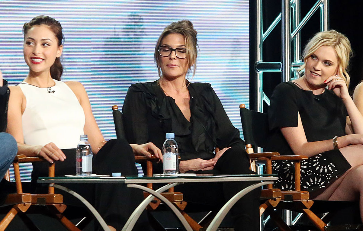 Eliza Taylor & ‘The 100′ Cast Tease Season Three at TCA Winter Tour ...