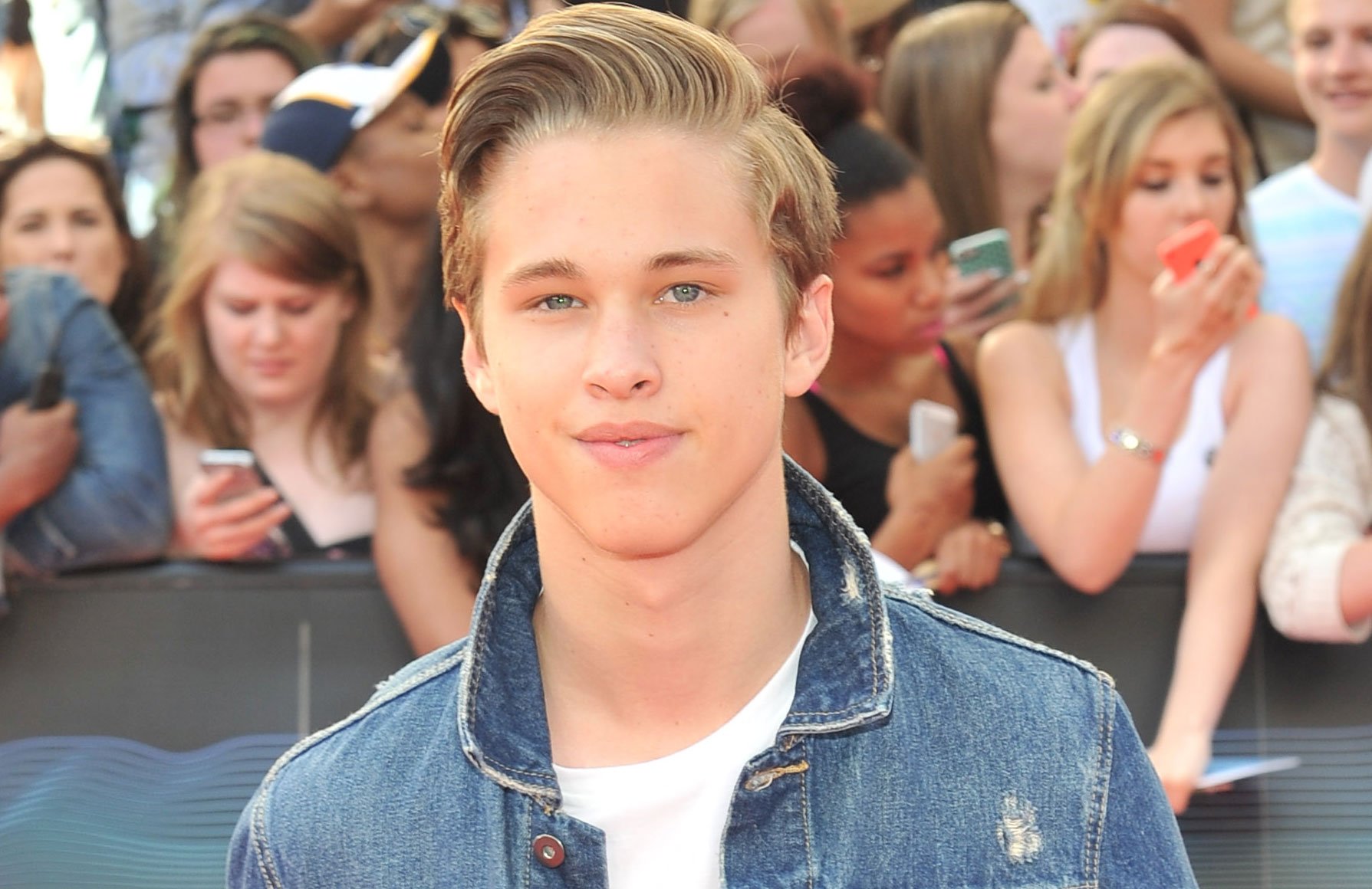 Ryan Beatty Covers Adele’s ‘Hello’ – Listen Now! | Music, Ryan Beatty ...