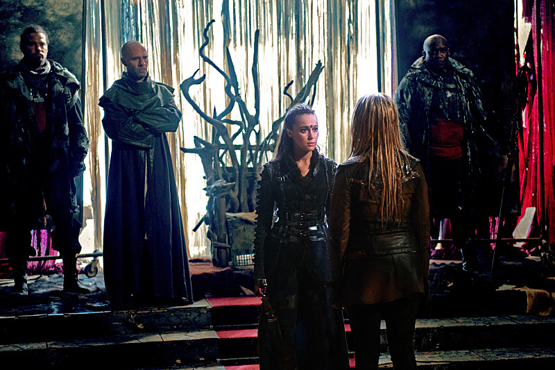 ‘The 100′ Sneak Peek: Kane & Octavia Try To Avert a Disaster ...