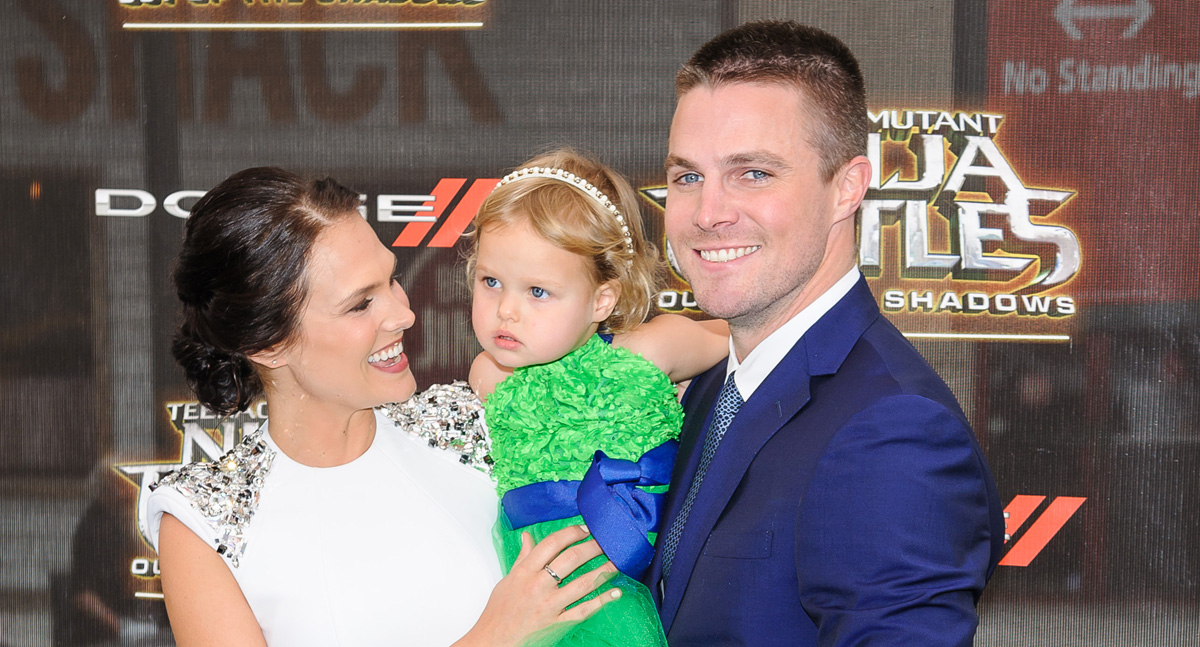 Stephen Amell Brings His Family to ‘TMNT’ Premiere! | Cassandra Jean ...