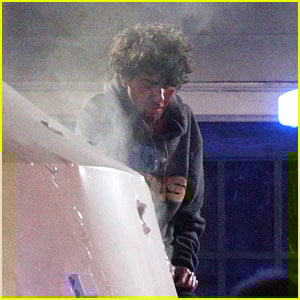 Alex Wolff Surrenders to Cops While Filming ‘Patriots Day’ | Alex Wolff ...