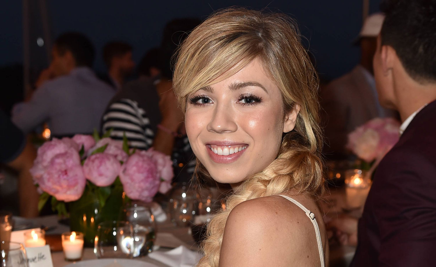 Jennette McCurdy Kicks Off Birthday Celebrations at Just Jared ...